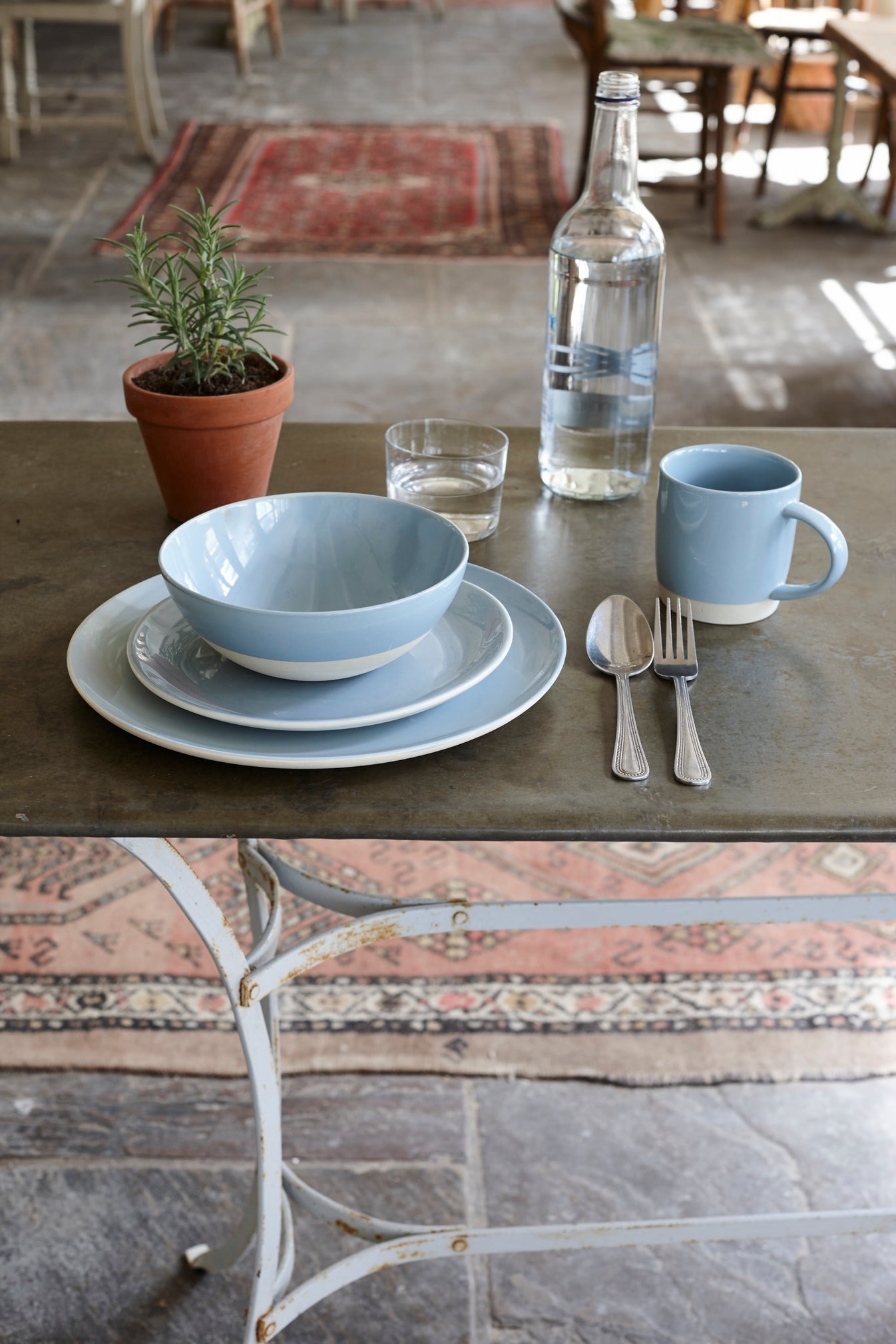 Shell Bisque Blue Porcelain Dinner Plate, Set of 4 – Canvas Home